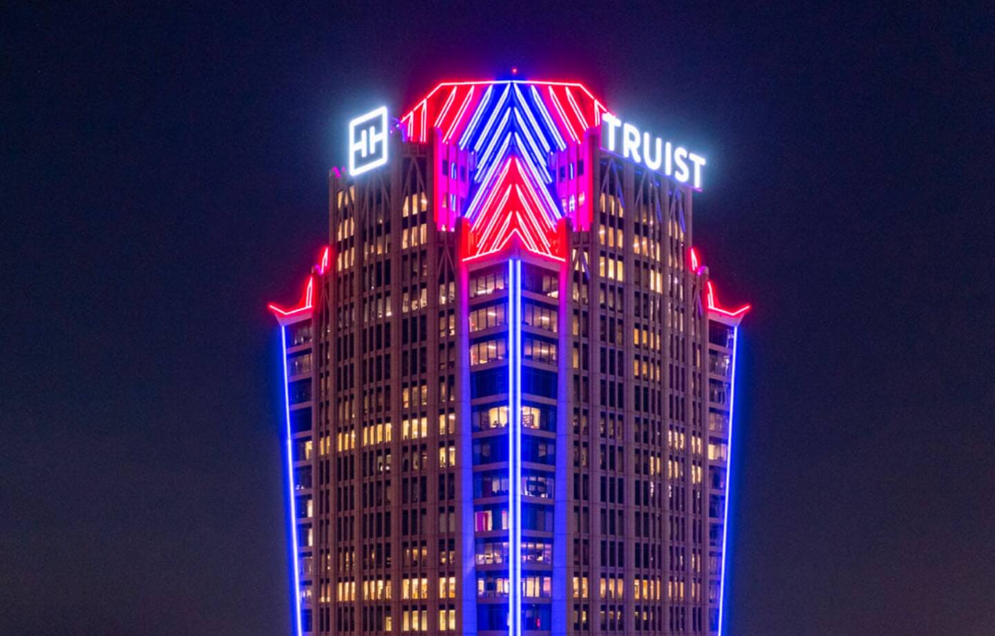 Truist - Irving Towne Center